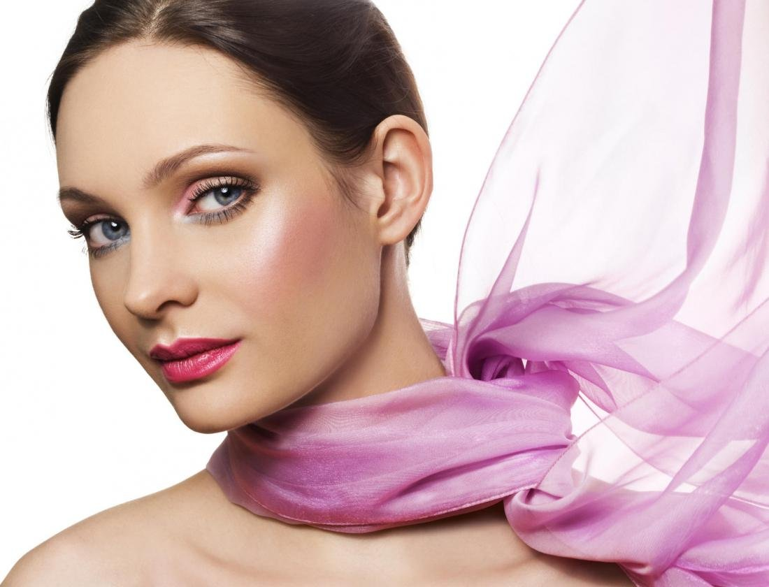 How to Look Girly: A Guide for Women Who Want to Embrace Their ...