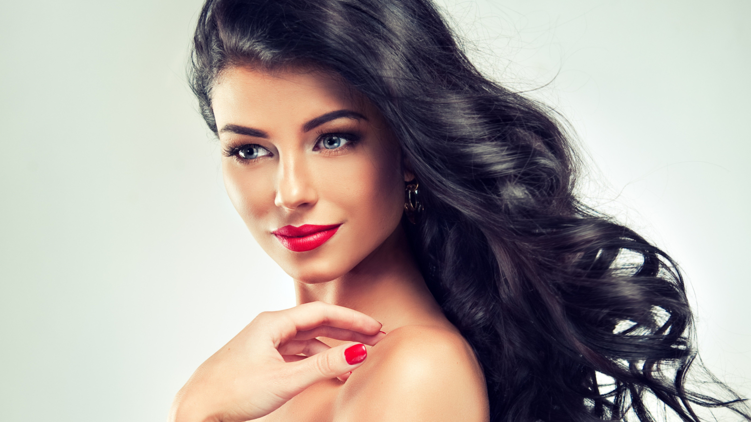 How to Master Feminine Body Language: A Guide for Women - Feminizator