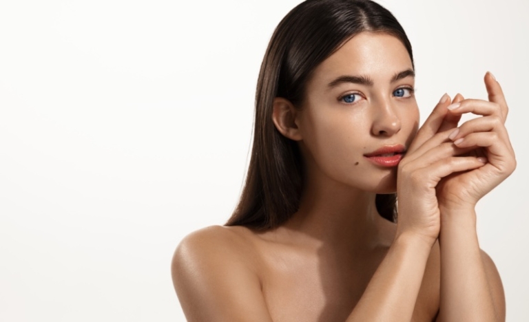 عصر التألق الأنثوي المتحول: أسرار الجمال في عملية التحول الجنسي - Feminizator